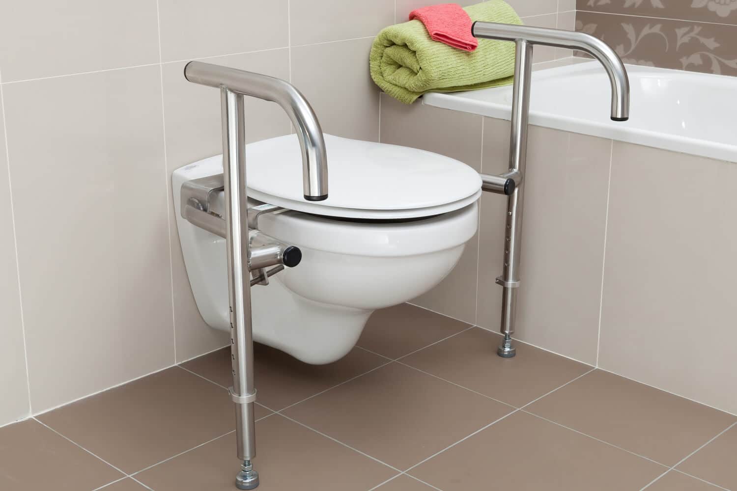 Throne Bariatric Toilet Rail - Medimart